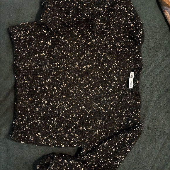 Zara | Sweaters | Zara Black And White Speckled Crew Neck Sweater ...